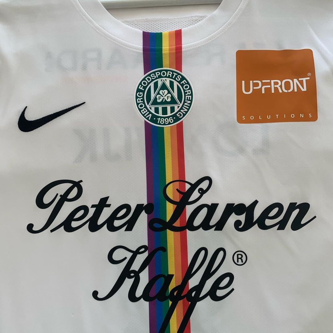 Viborg FF 2021-22 Pride Kit