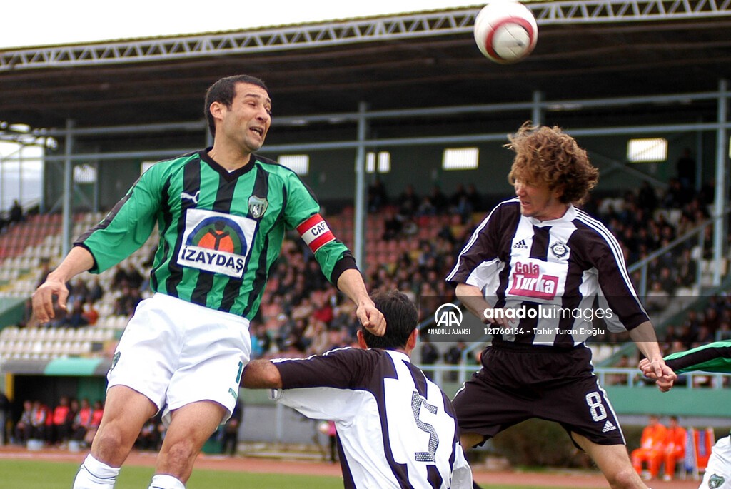 Kocaelispor 2005-06 Home Kit