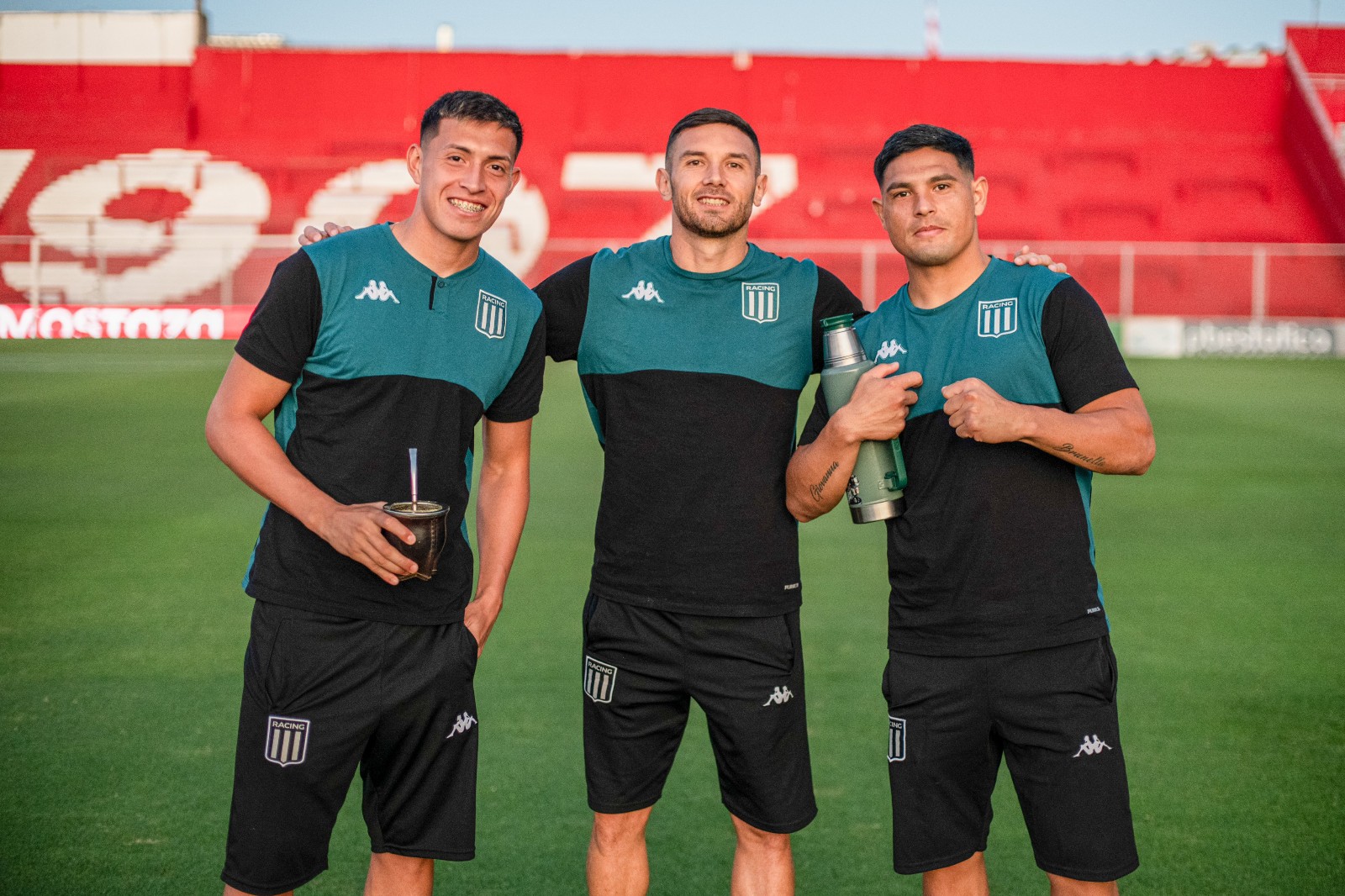 Camiseta Viaje Racing Club de Avellaneda 2025