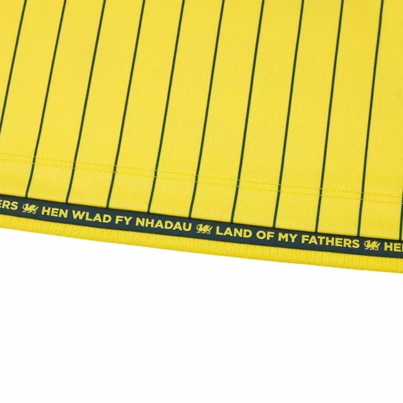 Wrexham 2025-26 Away Kit