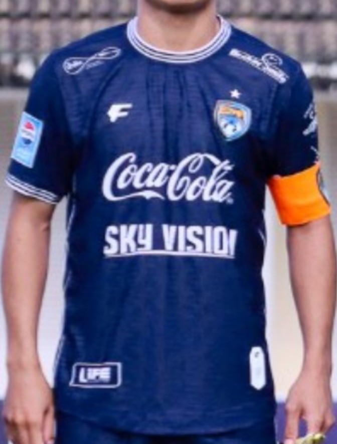 Ezra FC 2025-26 球衣